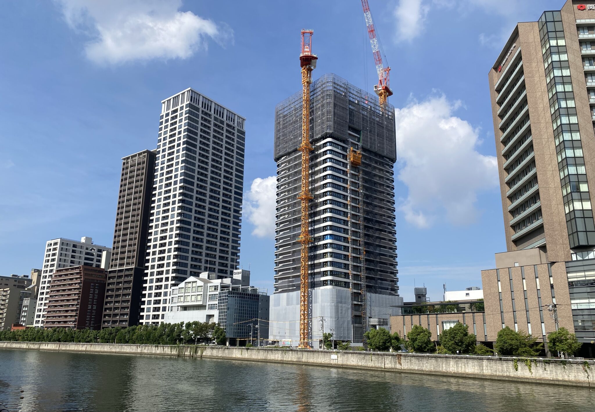 視認性抜群！堂島川沿いの高さ168mのタワーマンション再開発！シエリアタワー中之島 24年10月の様子 - 大阪の近未来（大阪 関西の再開発巡り）
